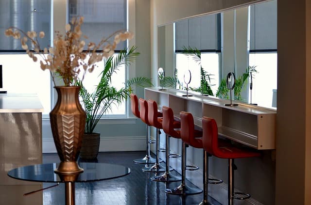 15+ Ideas for Decorating Your Hair or Beauty Salon — Artificial Eden